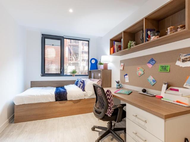 Garden Twodio at Glassworks. Studio to rent £1,322 pcm £305 pw