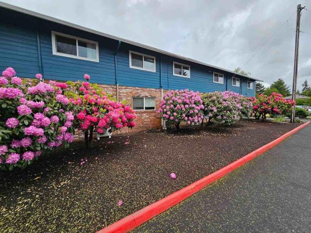 Garden Villa. GV 2 Bedroom Apartment for Rent at 8435 Se Insley St, Portland, OR 97266 Lents