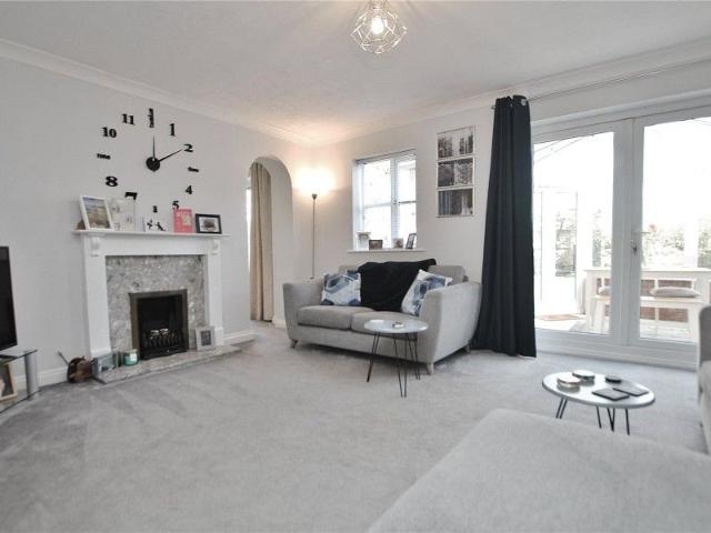Gardenia Drive, Woking, Surrey, GU24