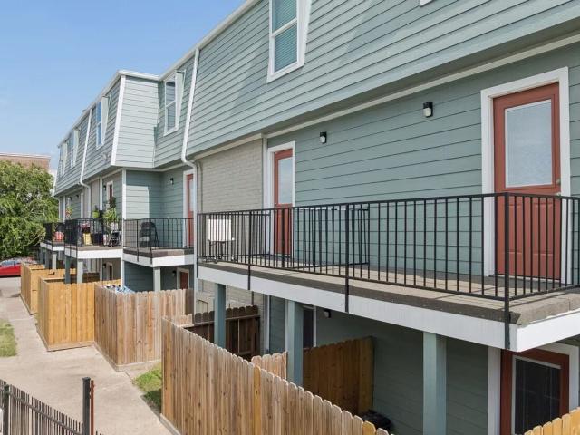 Gardens At Bissonnet 1 Bedroom Apartment for Rent at 7400 Bissonnet St, Houston, TX 77074 Sharpstown