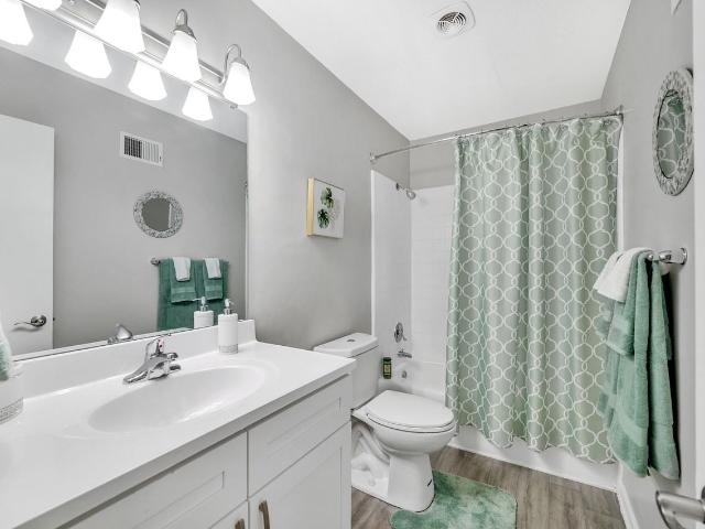 Gardens at Country Club 2 Bedroom Apartment for Rent at 240 Village Xing, Winston Salem, NC 27127