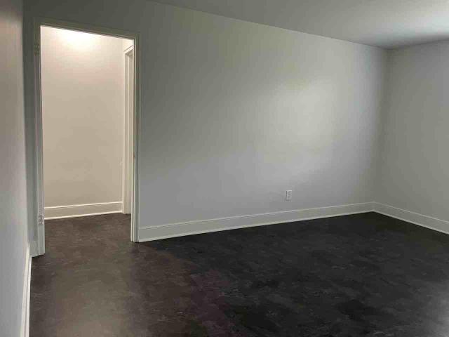 Gardens At Grandin II 2 Bedroom Apartment for Rent at 2325 Memorial Ave Sw, Roanoke, VA 24015 Raleigh Court