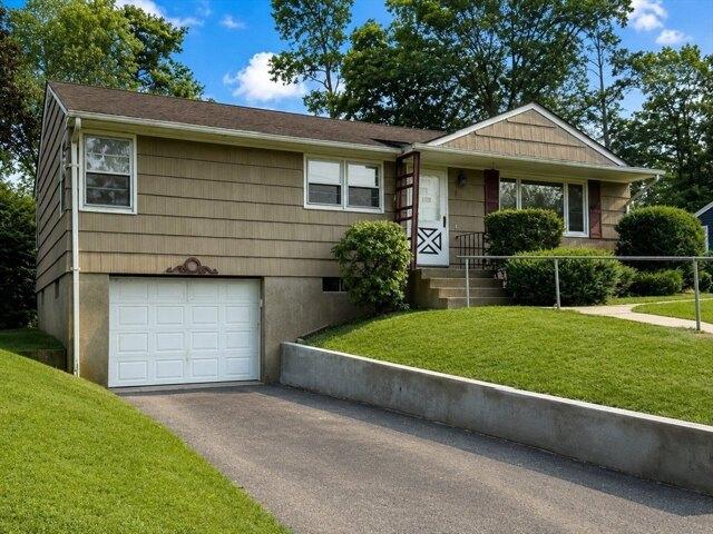 Gardens Dr, Springfield, Home For Sale