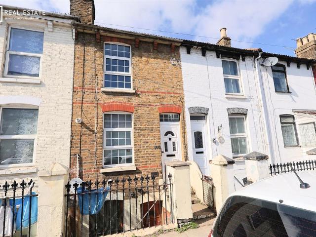 Gardiner Street, Gillingham ME7, 4 bed terraced house to rent, £1,350 pcm | PrimeLocation