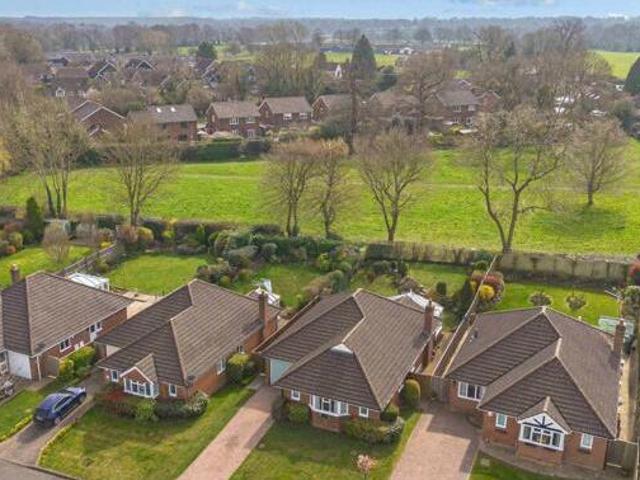 Gardner Close, Great Kingshill, 3 Bedroom Detached