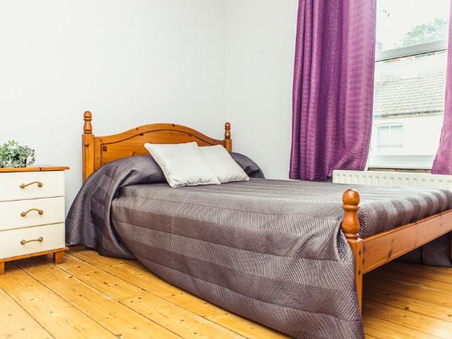 Gardner Road 5 bed semi detached house to rent £4,000 pcm £923 pw