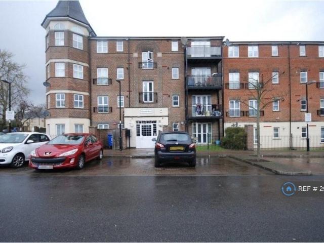 Gareth Drive, London, N9 1 bed flat to rent £1,600 pcm £369 pw