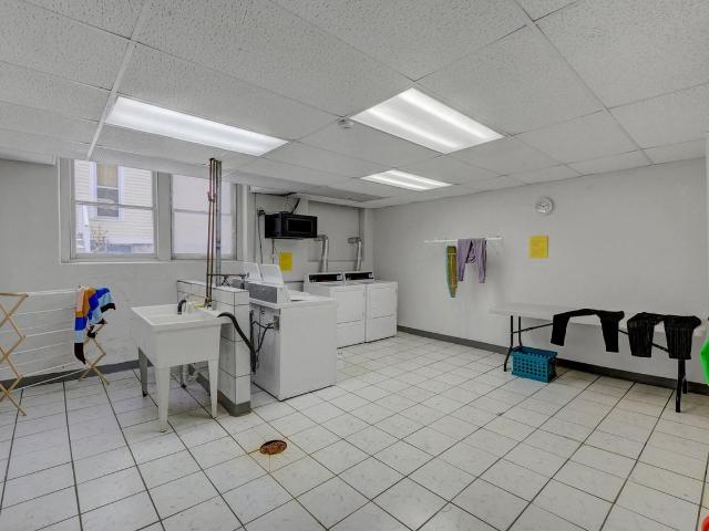 Garfield Apartments 1 Bedroom Apartment for Rent at 2552 Garfield Ave, Minneapolis, MN 55405 Whittier