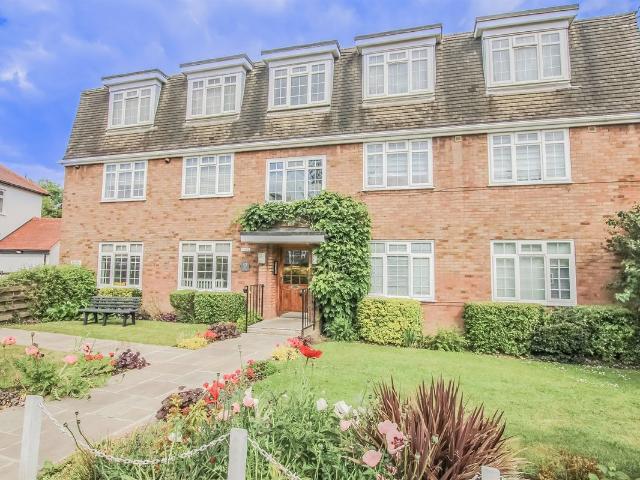Garfield Court, Holmbrook Drive, Hendon NW4, 2 bed flat to rent, £2,150 pcm | PrimeLocation