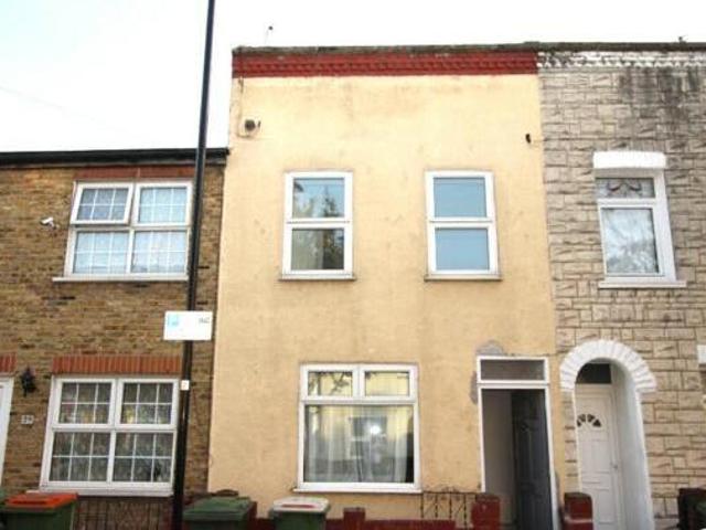 Garfield Road, London, 2 Bedroom Terraced
