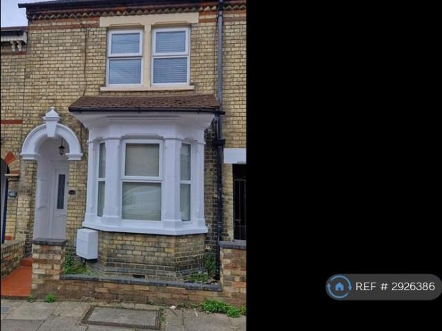 Garfield St, Bedford, MK41 3 bed terraced house to rent £1,595 pcm £368 pw