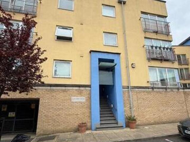 Garland Court, London, 1 Bedroom Flat