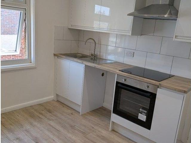 Garland Road, Harwich CO12, 1 bed flat to rent, £725 pcm | PrimeLocation