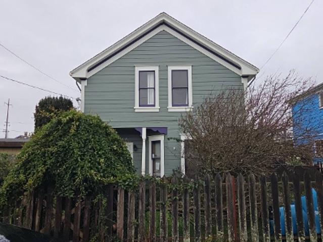Garland St