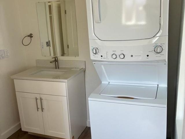 Garland Triplex 2 Bedroom Apartment for Rent at 520 W Garland Ave, Spokane, WA 99205 Northtown