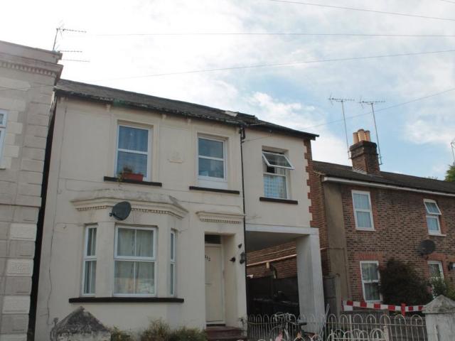 Garlands Road, Redhill 1 bed flat to rent £1,000 pcm £231 pw