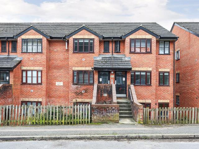 Garlands Road, Redhill, Surrey RH1, 2 bed flat to rent, £1,500 pcm | PrimeLocation