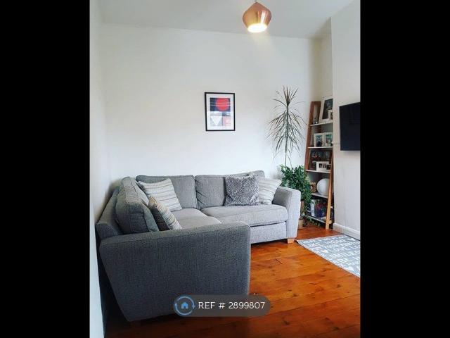 Garnault Road, Enfield EN1, 2 bed flat to rent, £1,650 pcm | PrimeLocation