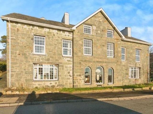 Garndolbenmaen, 9 Bedroom Detached
