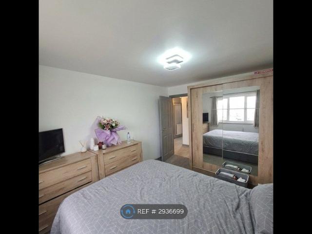 Garner Court, Tilbury RM18, 2 bed flat to rent, £1,450 pcm | PrimeLocation
