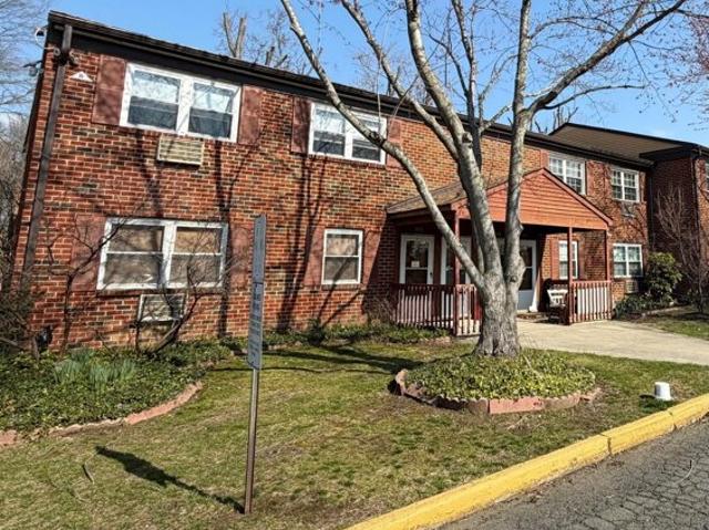 Garnet Dr, Burlington, Condo For Sale
