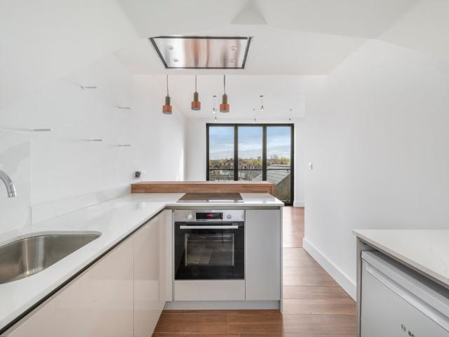 Garratt Lane, Earlsfield SW17, 2 bed flat to rent, £2,500 pcm | PrimeLocation