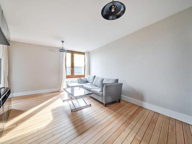 Garratt Lane, London SW18, 1 bed flat to rent, £2,200 pcm | PrimeLocation