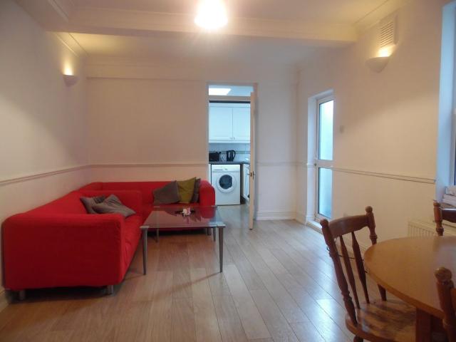 Garratt Lane, London SW18, 1 bed maisonette to rent, £3,450 pcm | PrimeLocation