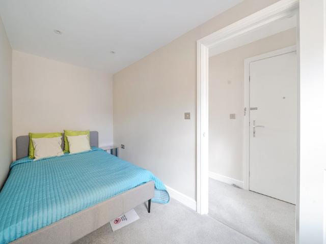 Garratt Lane, London, SW18