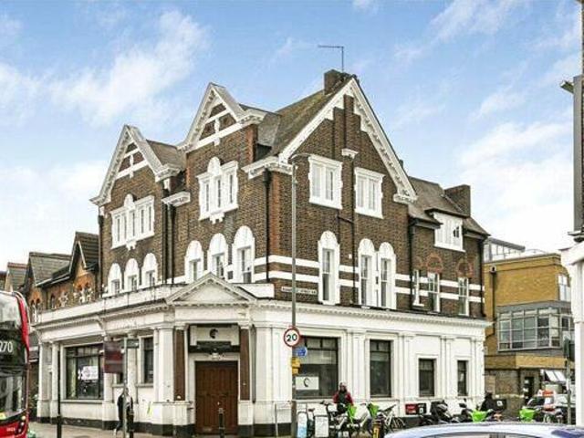 Garratt Lane, London, 2 Bedroom Apartment