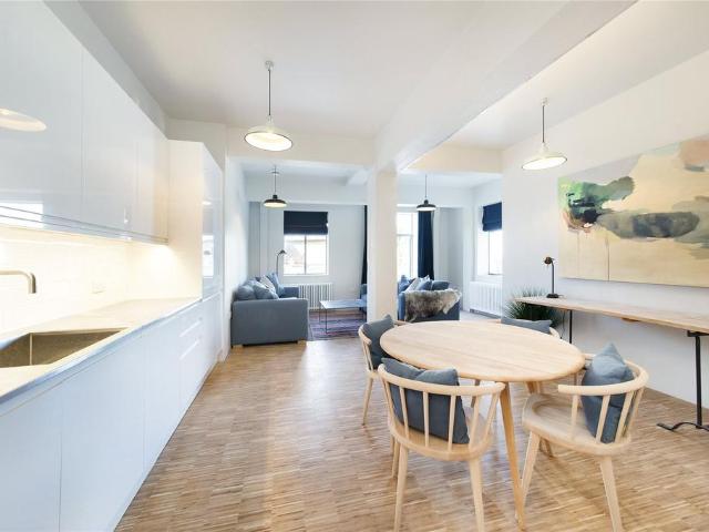 Garratt Lane, Wandsworth, London, SW18 2 bed apartment to rent £2,915 pcm £673 pw