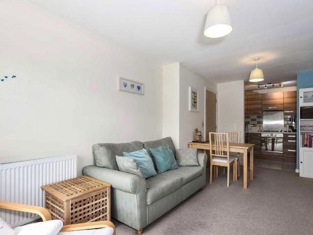 Garratt Lane, Wandsworth SW18, 1 bed flat to rent, £1,800 pcm | PrimeLocation
