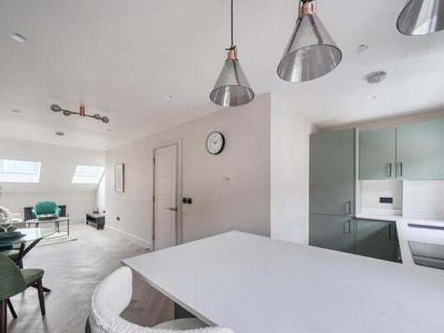 Garratt Terrace, Tooting, 1 Bedroom Flat