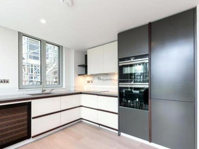 Garrett Mansions, London, 3 Bedroom Flat