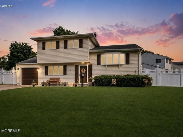 Garrett Pl, New Monmouth, Home For Sale