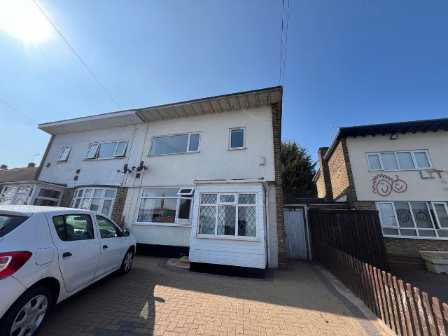 Garretts Green Lane, Birmingham B33, 3 bed property to rent, £1,400 pcm | PrimeLocation