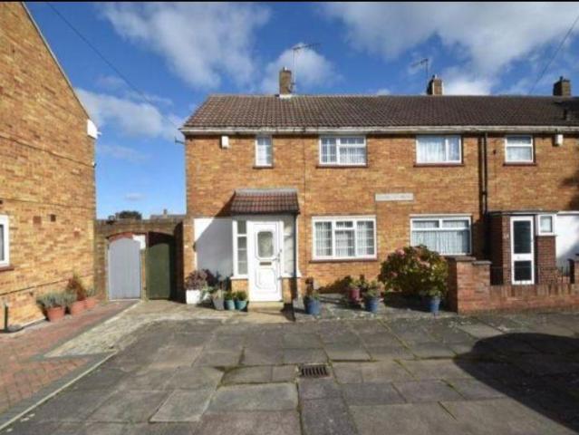 Garretts Mead, Luton LU2, 3 bed terraced house to rent, £1,600 pcm | PrimeLocation