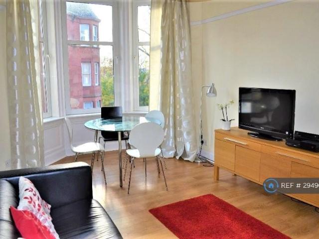 Garrioch Crescent, Glasgow, G20 2 bed flat to rent £1,395 pcm £322 pw