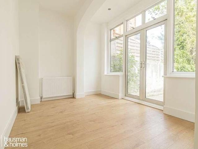 Garrick Avenue, Golders Green, NW11