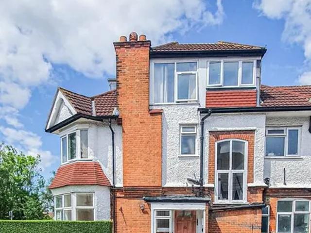 Garrick Avenue, London, NW11 9AA, United Kingdom | 4 bed house for rent #167231678 | Rentberry