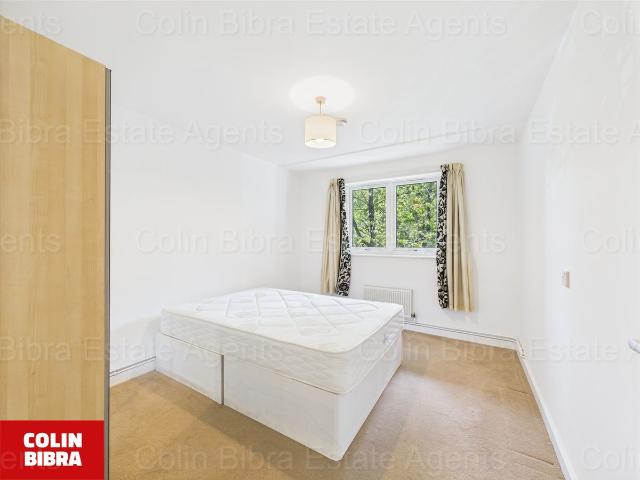 Garrick Close, Ealing W5, 1 bed flat to rent, £1,500 pcm | PrimeLocation