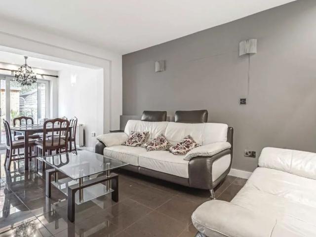 Garrick Close, SW18 1JJ, London