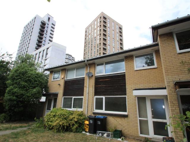 Garrick Crescent, Croydon CR0, 3 bed property to rent, £2,150 pcm | PrimeLocation