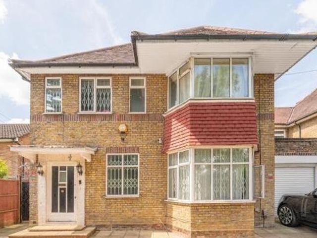 Garrick Drive, London, 6 Bedroom Semi detached