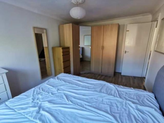Garrick Drive Room 2