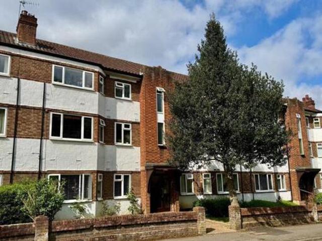Garrison Court, Hitchin, 2 Bedroom Apartment