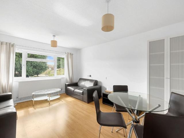 Garson Road, Esher KT10, 2 bed flat to rent, £1,700 pcm | PrimeLocation