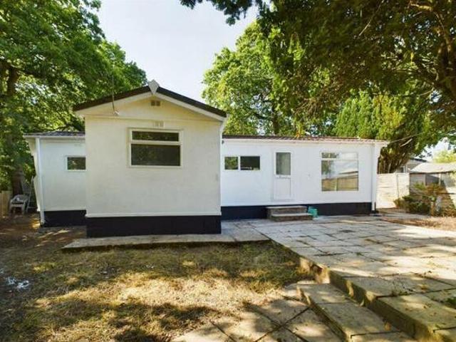 Garston Park, Tilehurst, 2 Bedroom Mobile