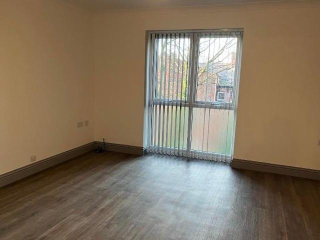Garstang Road, Preston PR1, 2 bed flat to rent, £800 pcm | PrimeLocation