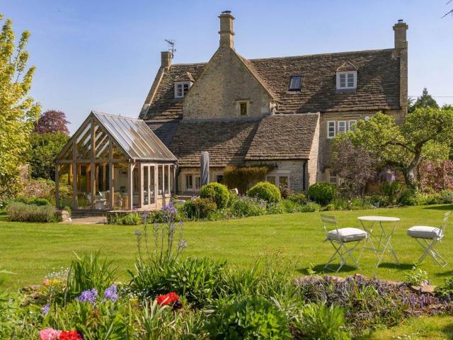 Gastard Lane, Corsham 5 bed house to rent £3,950 pcm £912 pw